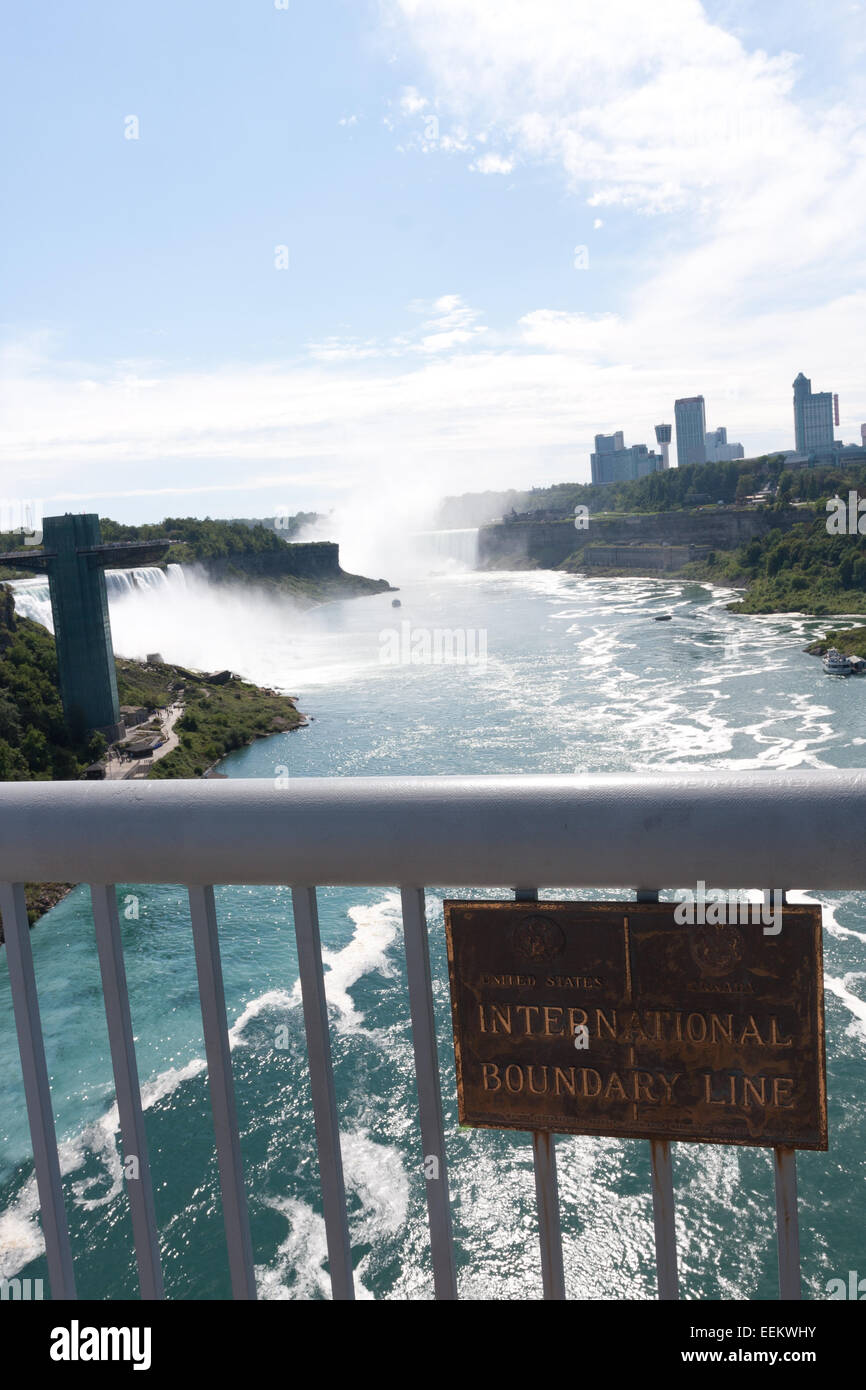 Internation rainbow bridge border hi-res stock photography and images ...