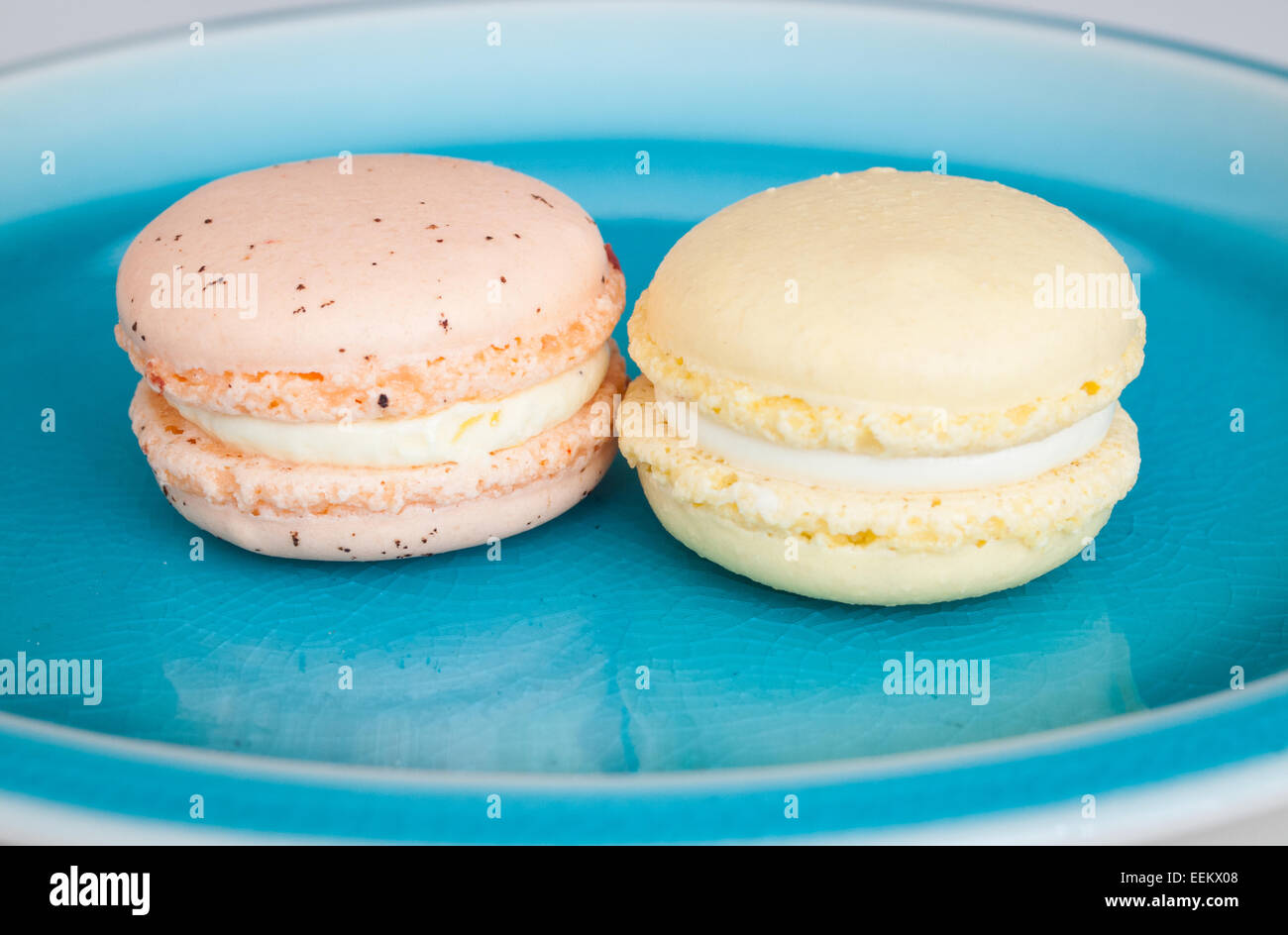 Macaron biscuits hi-res stock photography and images - Alamy