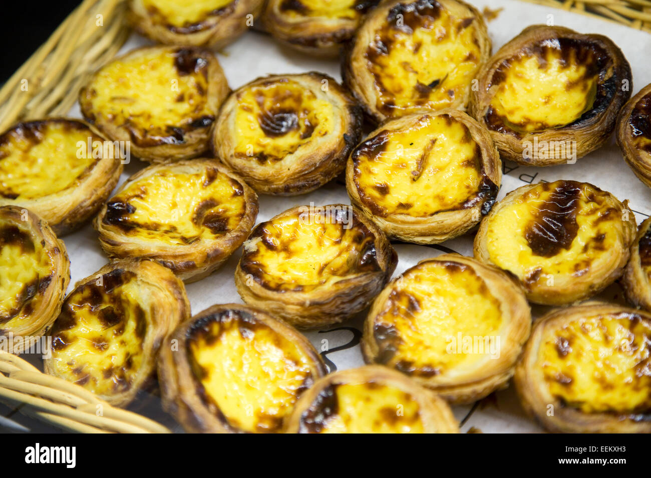 Nata de lisboa hi-res stock photography and images - Alamy