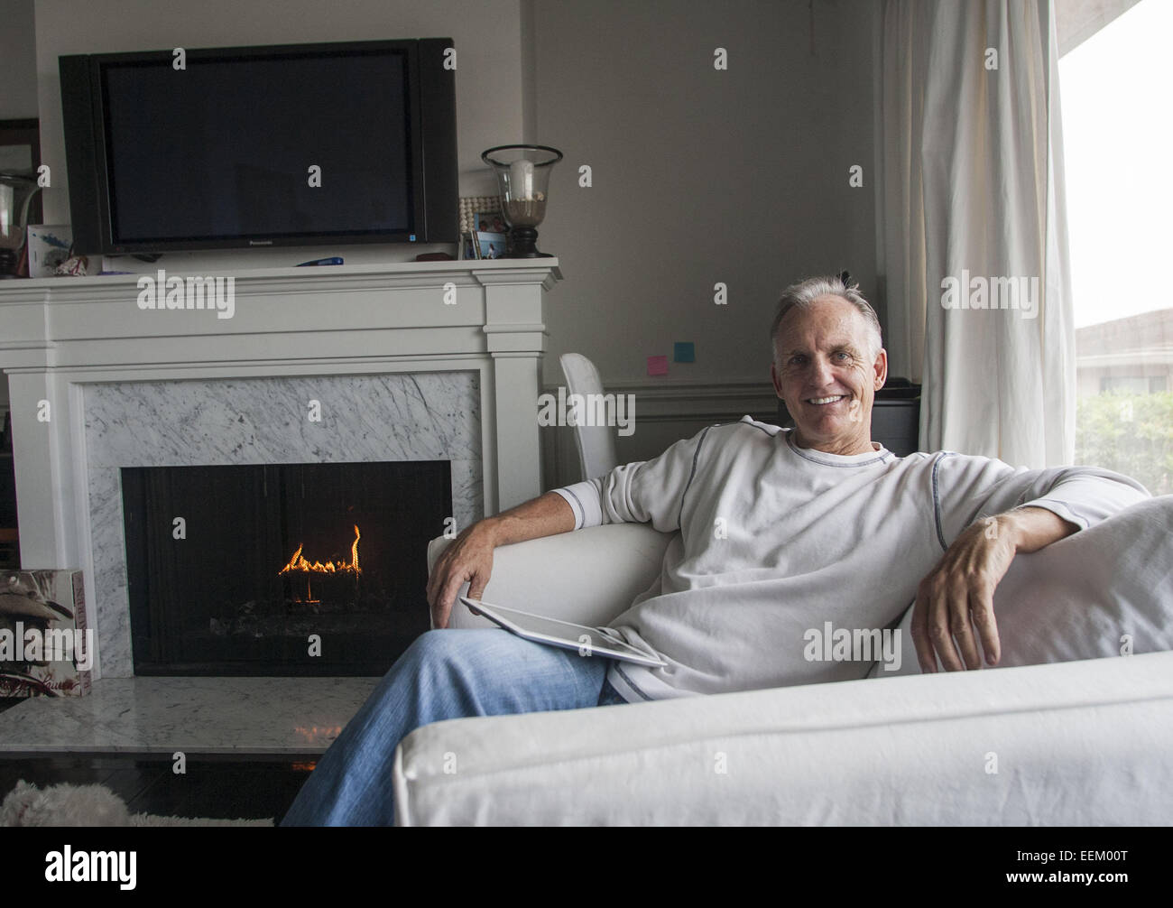 Los Angeles, California, USA. 1st Dec, 2014. Bill Kerbox, a Malibu real ...