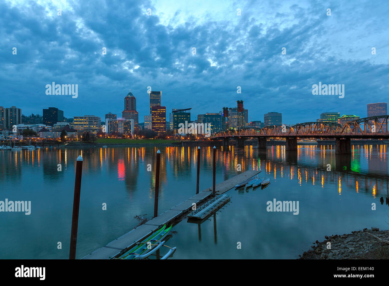 Downtown city skyline hi-res stock photography and images - Alamy