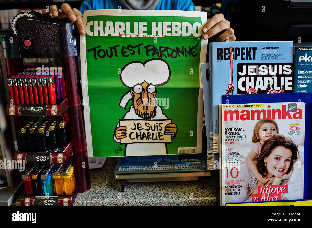Newspaper stand, Charlie Hebdo, magazine Stock Photo - Alamy