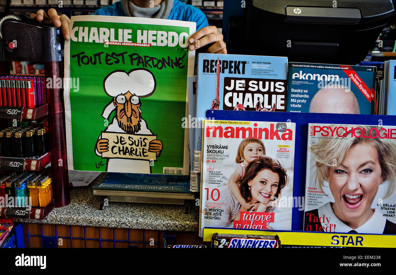 Newspaper stand, Charlie Hebdo, magazine Stock Photo - Alamy