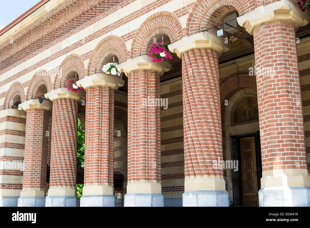 Brick cathedral style hi-res stock photography and images - Alamy