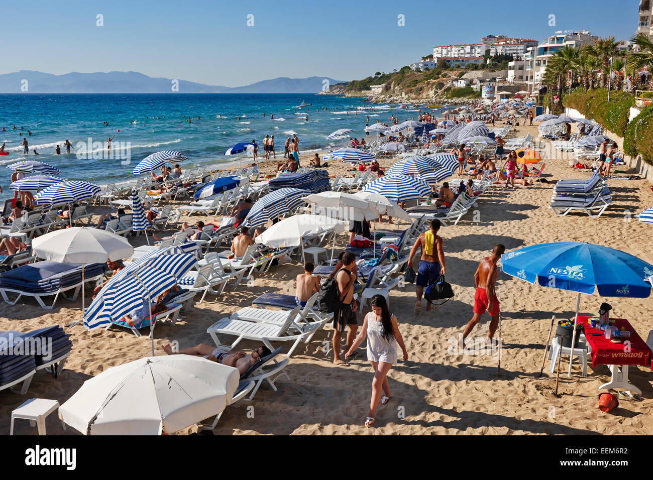 Crowded Beach Scene High Resolution Stock Photography and Images - Alamy