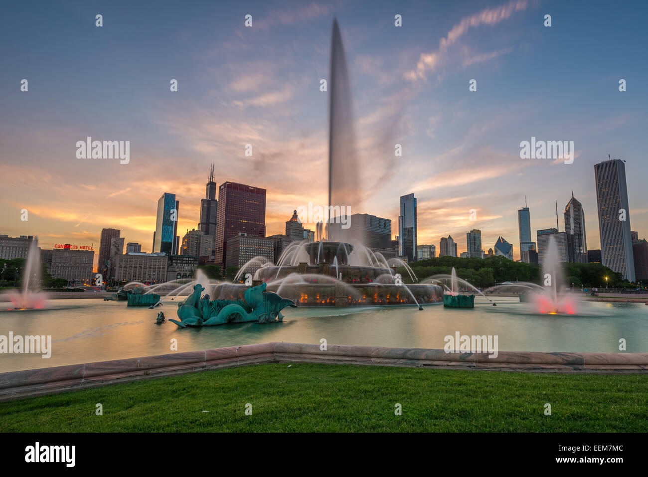Chicago skyline sunset hi-res stock photography and images - Alamy