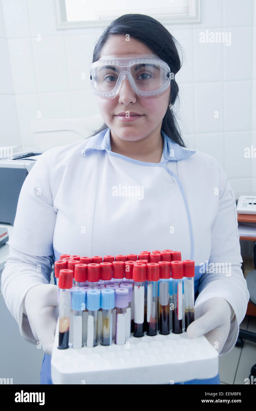 Test tube rack hi-res stock photography and images - Alamy