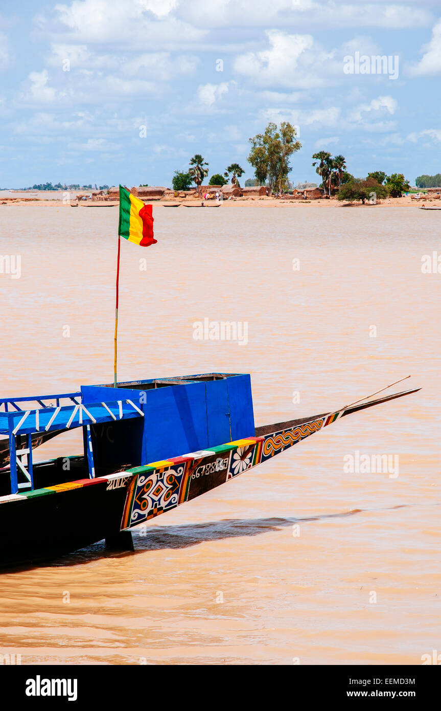 Pinasses at Niger riverbanks, Mopti, Mali Stock Photo - Alamy