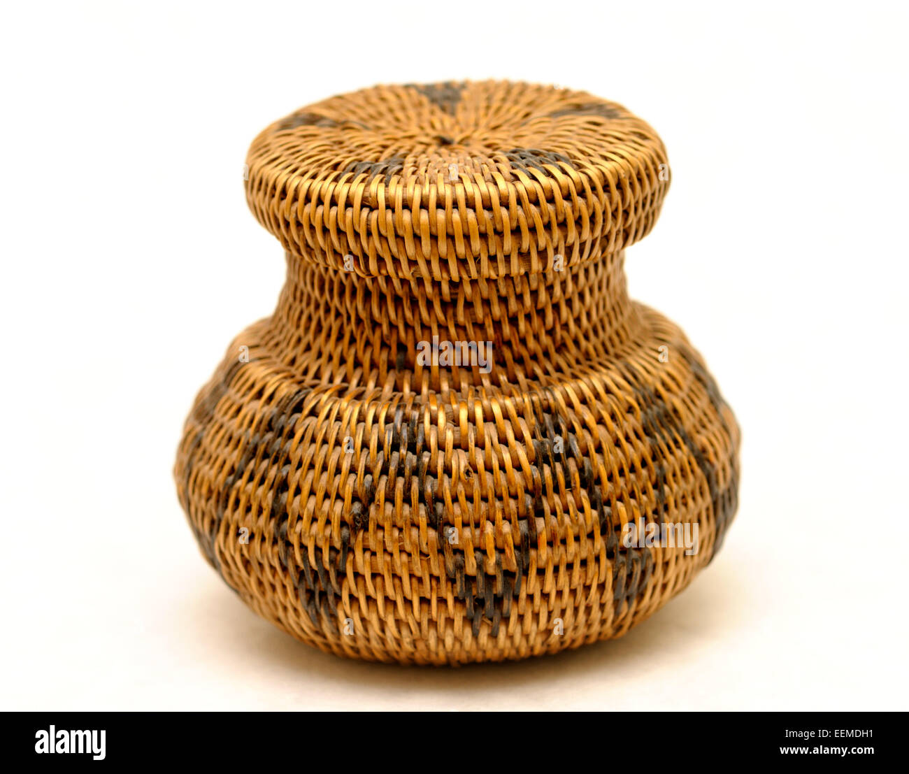 African woven straw pot (Barotseland, Zambia; 1950s Stock Photo - Alamy