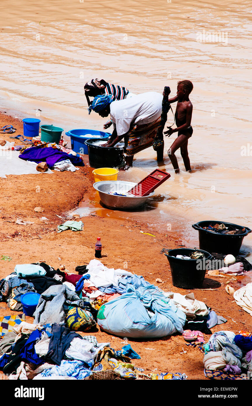 African Women Washing High Resolution Stock Photography and Images - Alamy