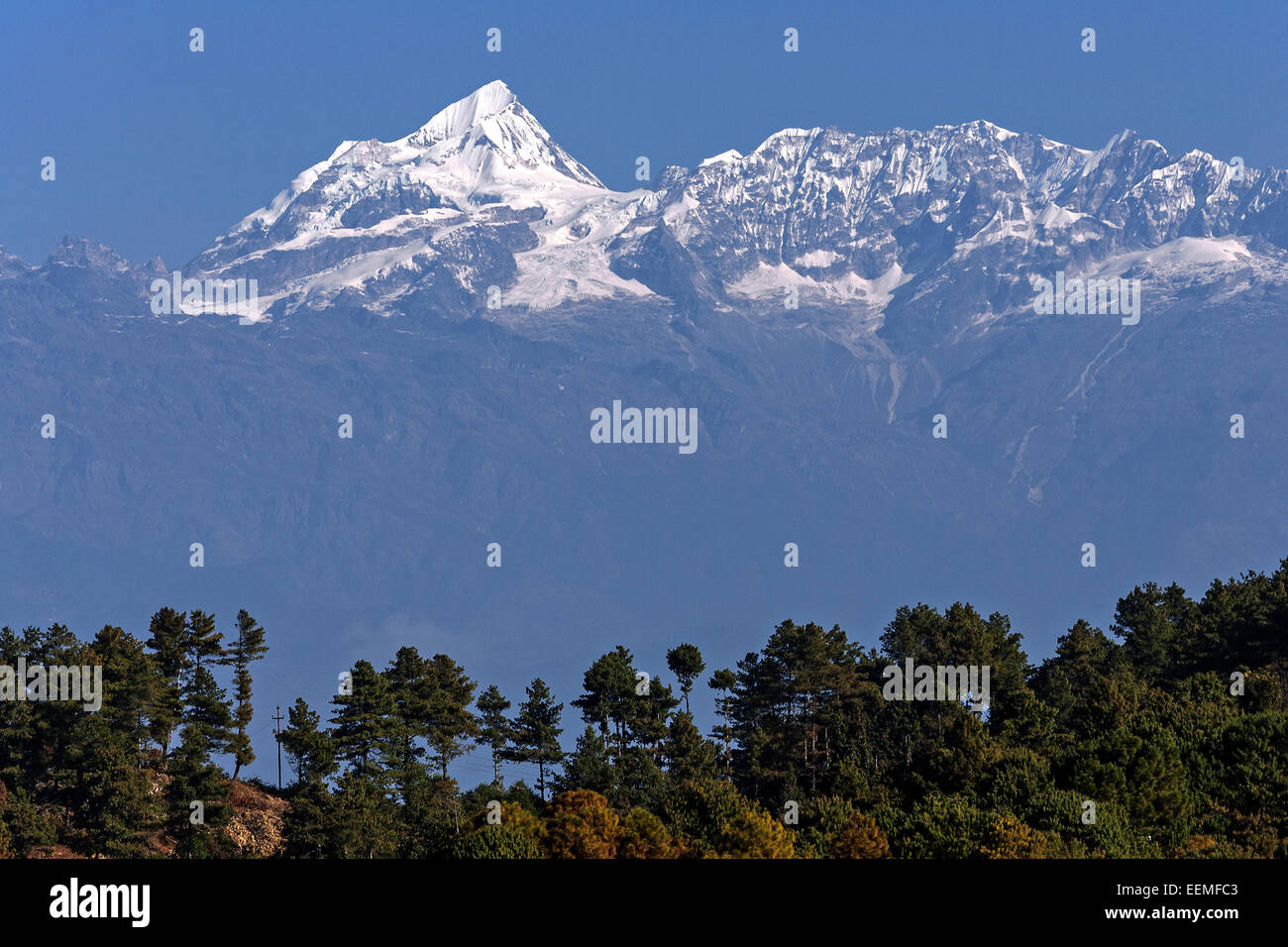 View from hotel Himalaya Club on the mountains of the Himalayas ...