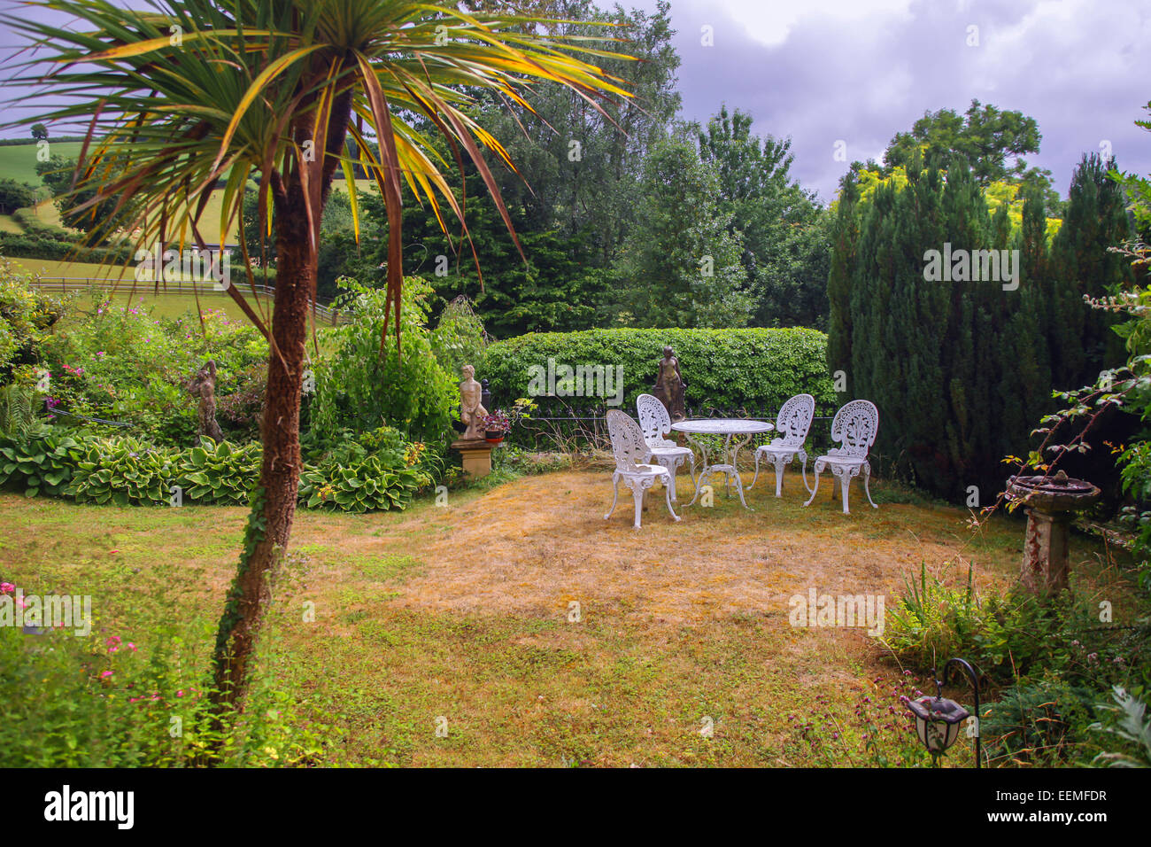 Cast iron tables hi-res stock photography and images - Alamy