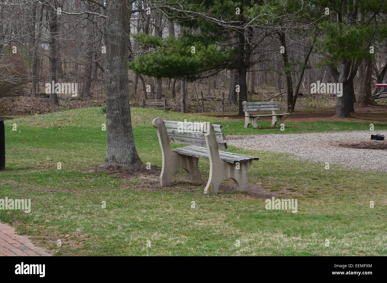 Park benches hi-res stock photography and images - Alamy
