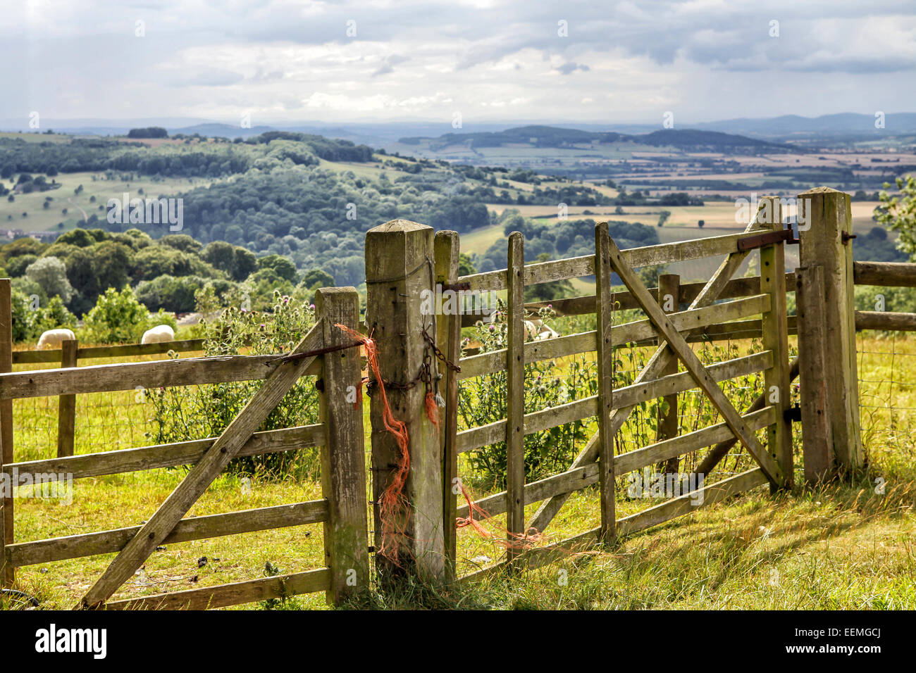 Beautiful English landscape with wooden fence Stock Photo - Alamy
