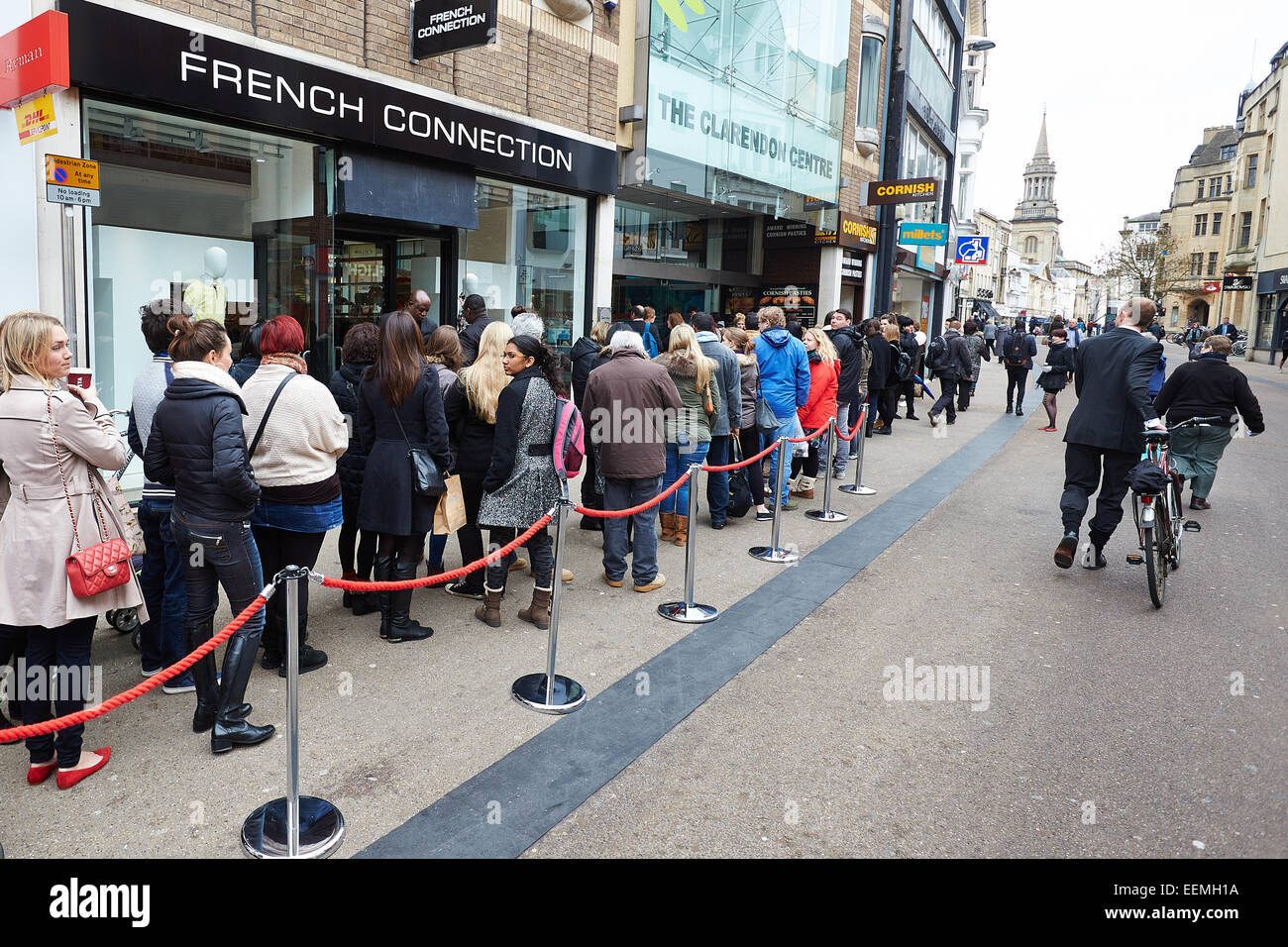 Shoppers outside h&m hi-res stock photography and images - Alamy