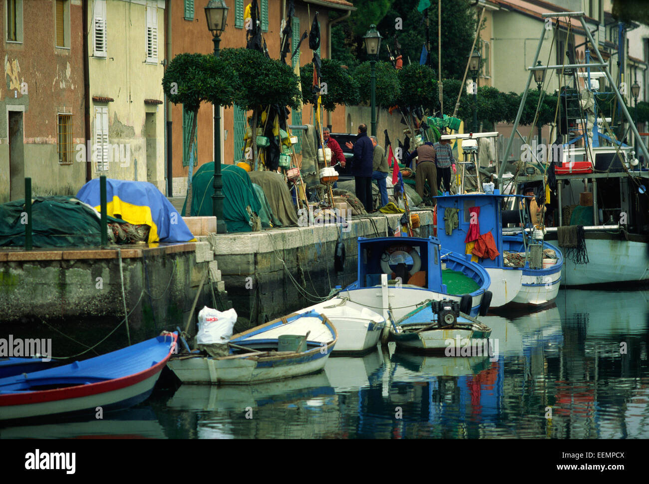 Friuli-Venezia-Giulia lies in north-east Italy adjoining the border ...
