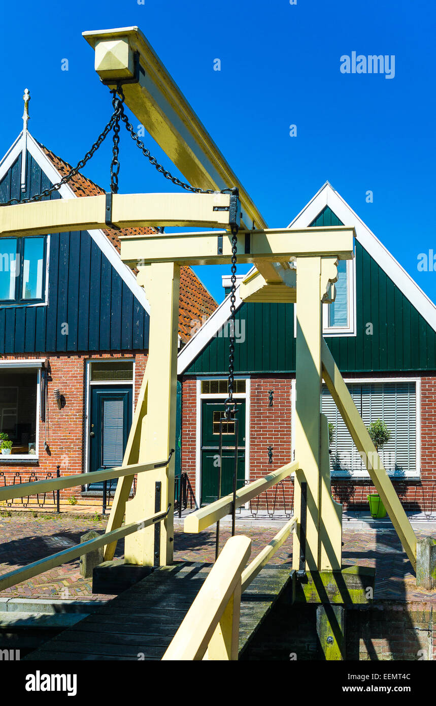 Amsterdam, Waterland district, Volendam, a drawbridge in the town ...