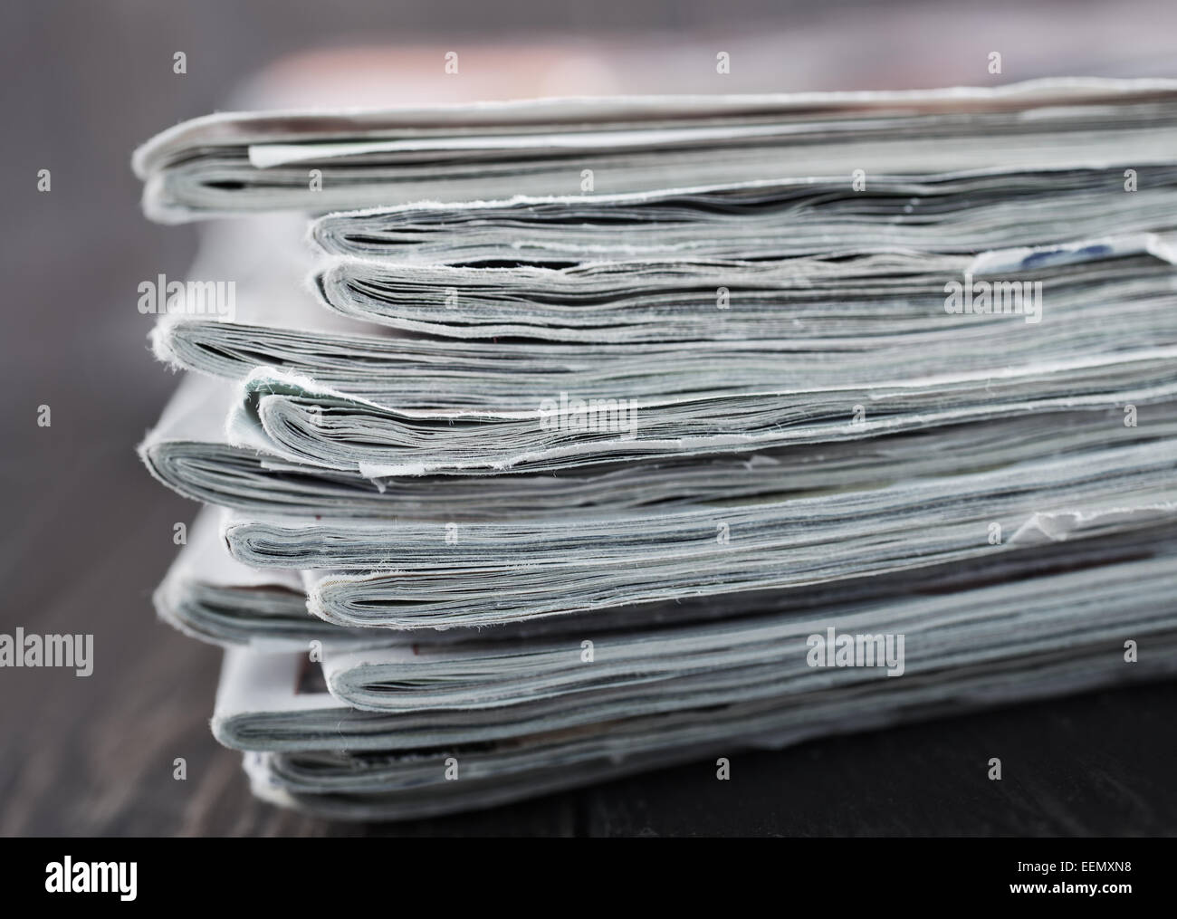 Stack magazines table hi-res stock photography and images - Alamy