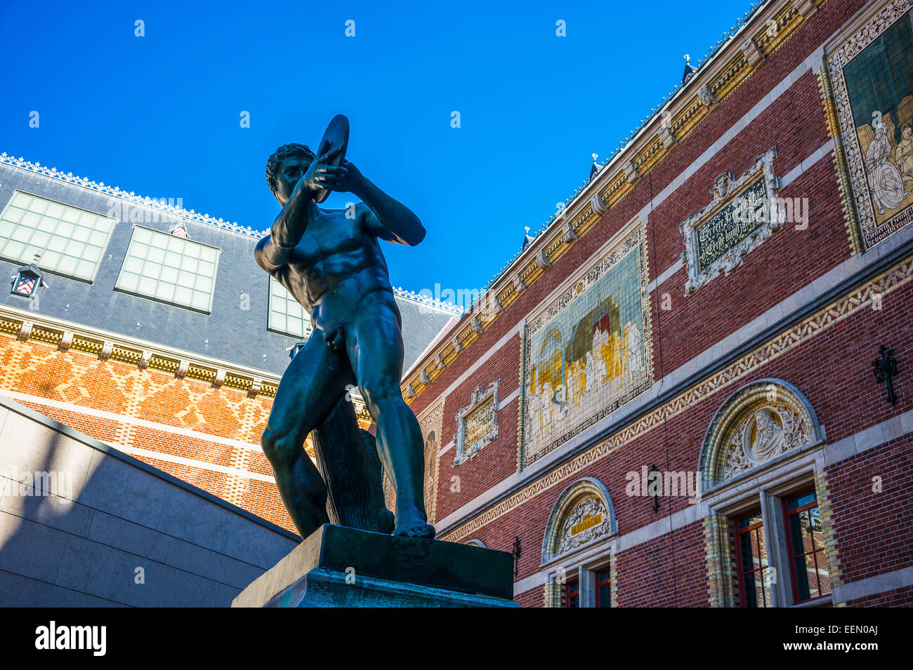 Statue of discus thrower hi-res stock photography and images - Alamy