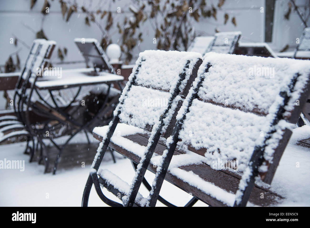 Cafe winter hi-res stock photography and images - Alamy