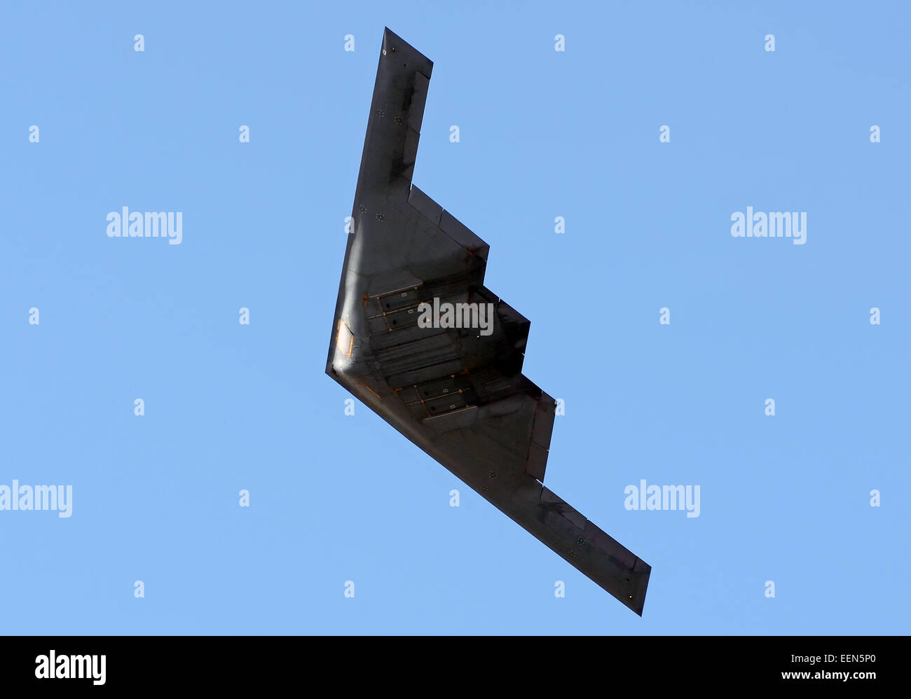 State of the art stealth bomber in flight B-2 Spirit Stock Photo - Alamy