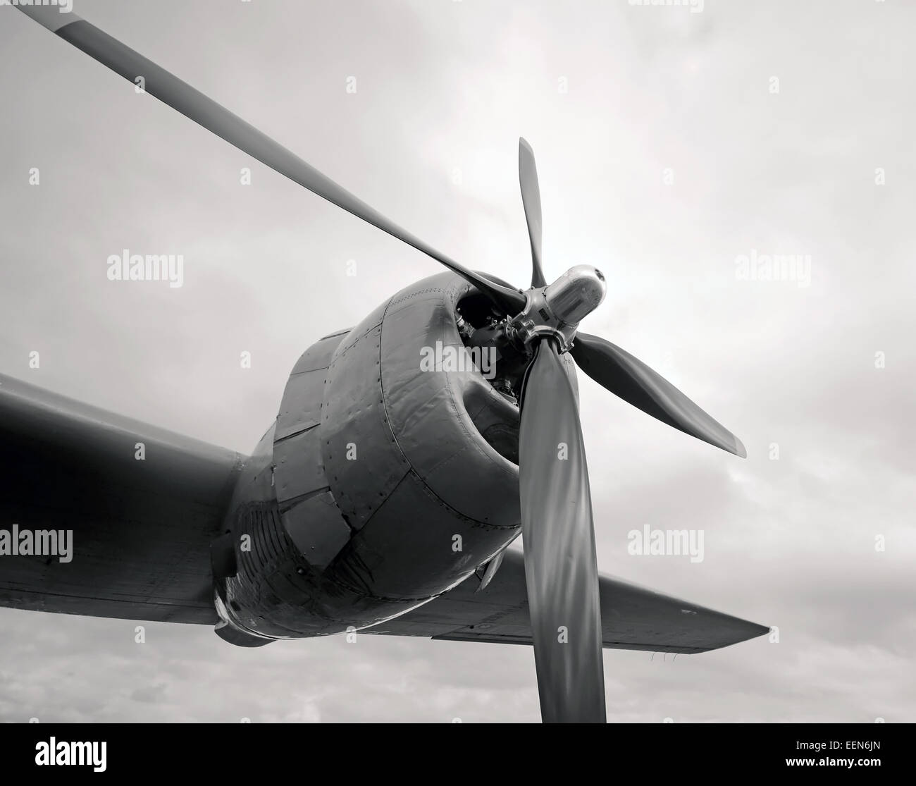 Engine and propeller from heavy WW2 era bomber Stock Photo - Alamy