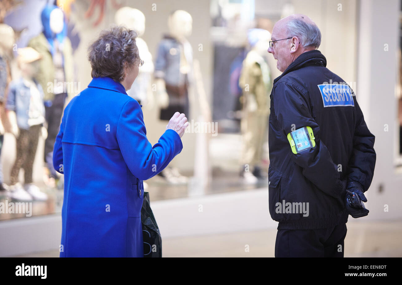 Security guard shopping centre hi-res stock photography and images - Alamy
