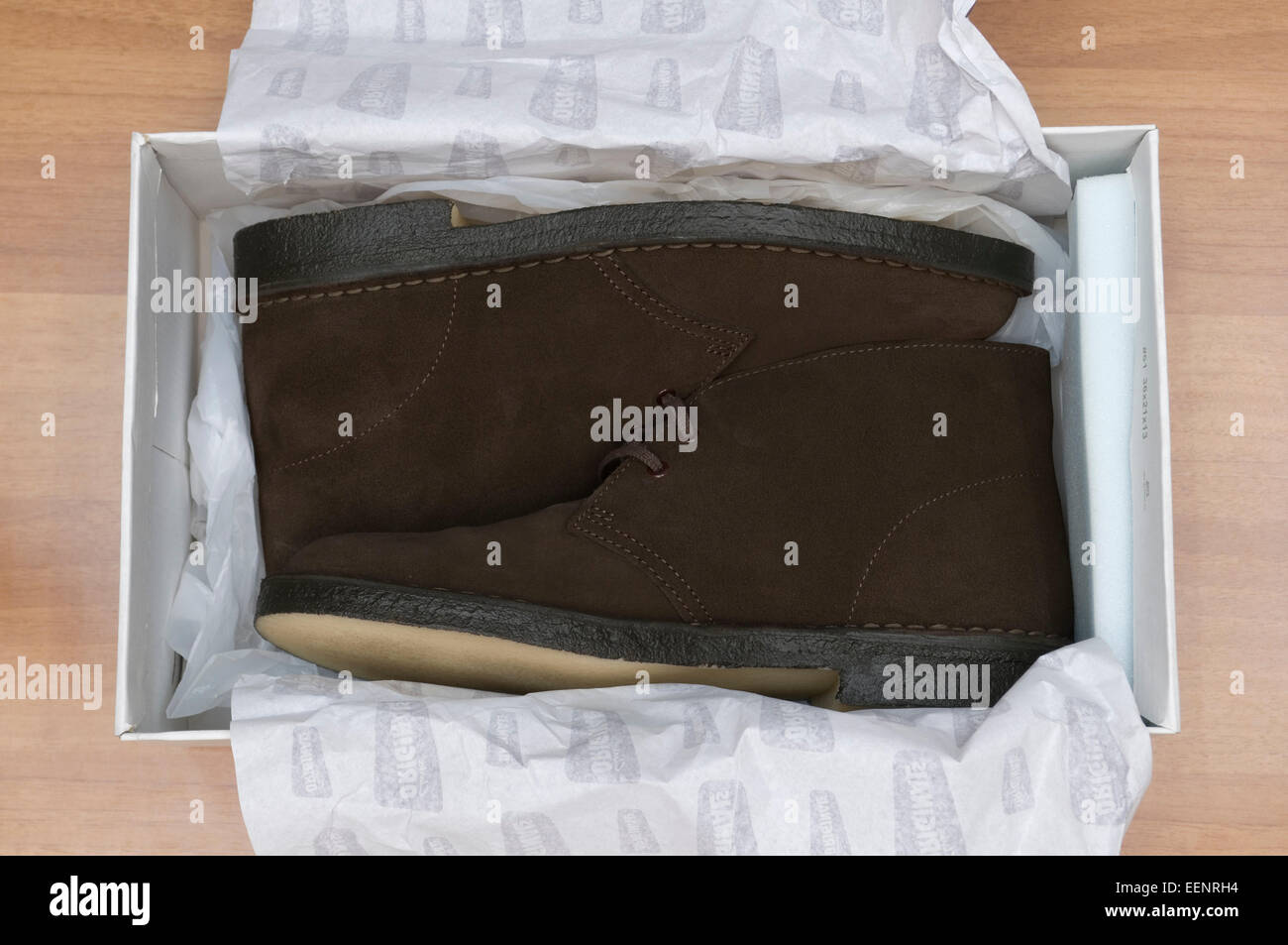 Paper shoes hi-res stock photography and images - Alamy