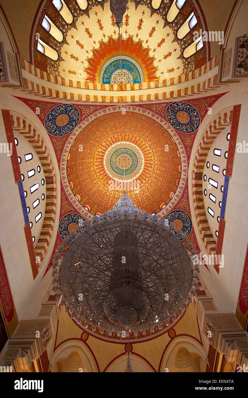Inside the main mosque in Beirut. Al-Amin Mosquw Stock Photo - Alamy