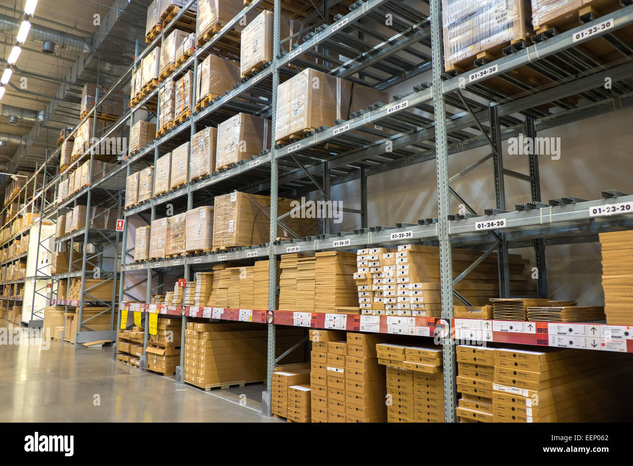 Rack warehouse hi-res stock photography and images - Alamy