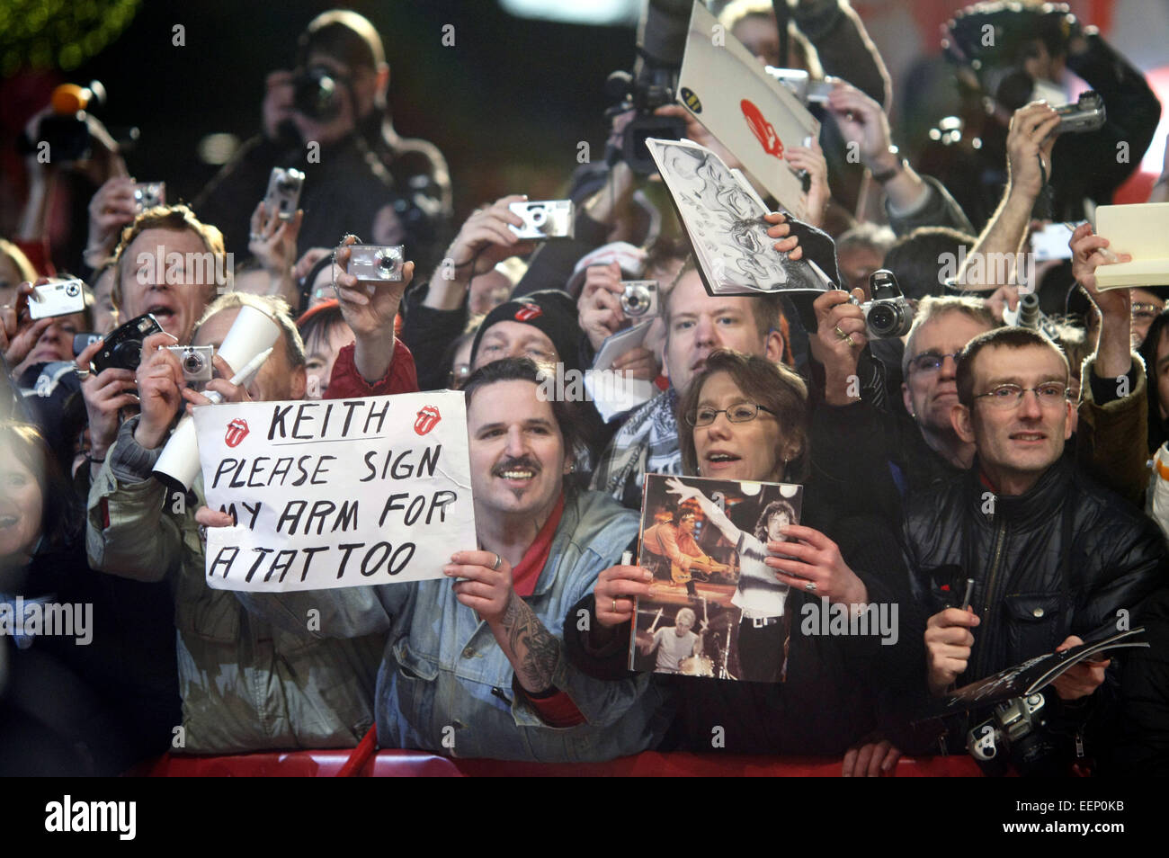 Spectators and fans at the Berlinale on the 7th of February in 2008 ...