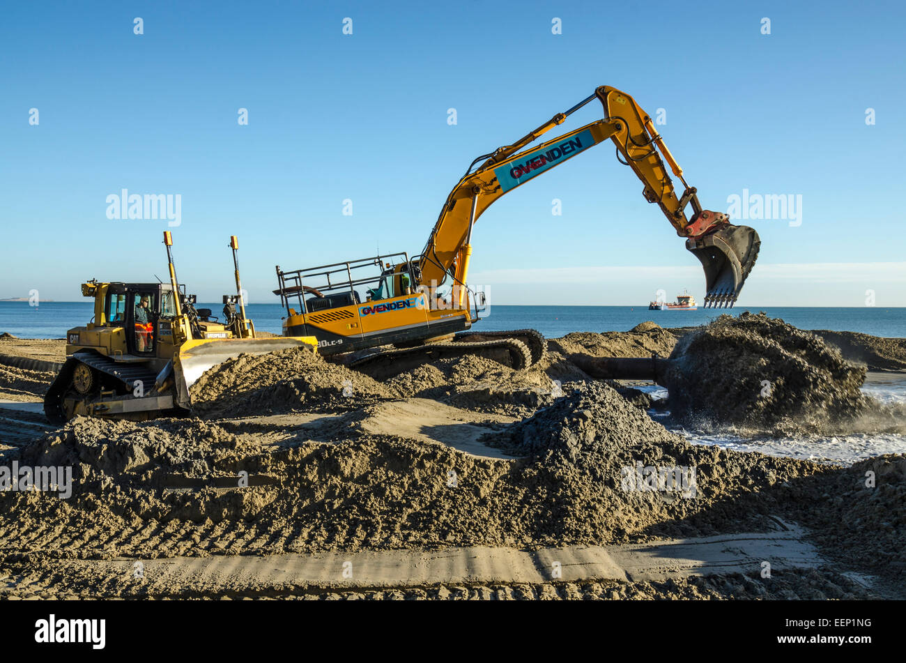 Poole Beach Replenishment 2014. Sand pumping operation along Poole's ...