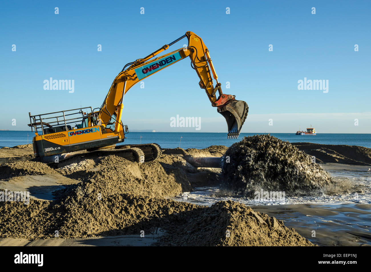 Poole Beach Replenishment 2014. Sand pumping operation along Poole's ...