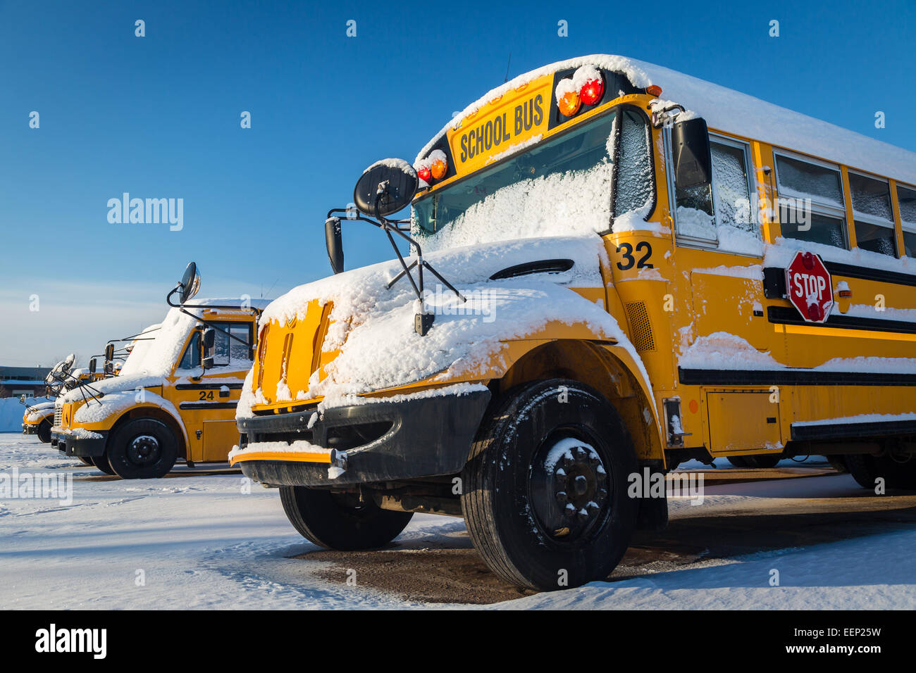 School buses fall hi-res stock photography and images - Alamy