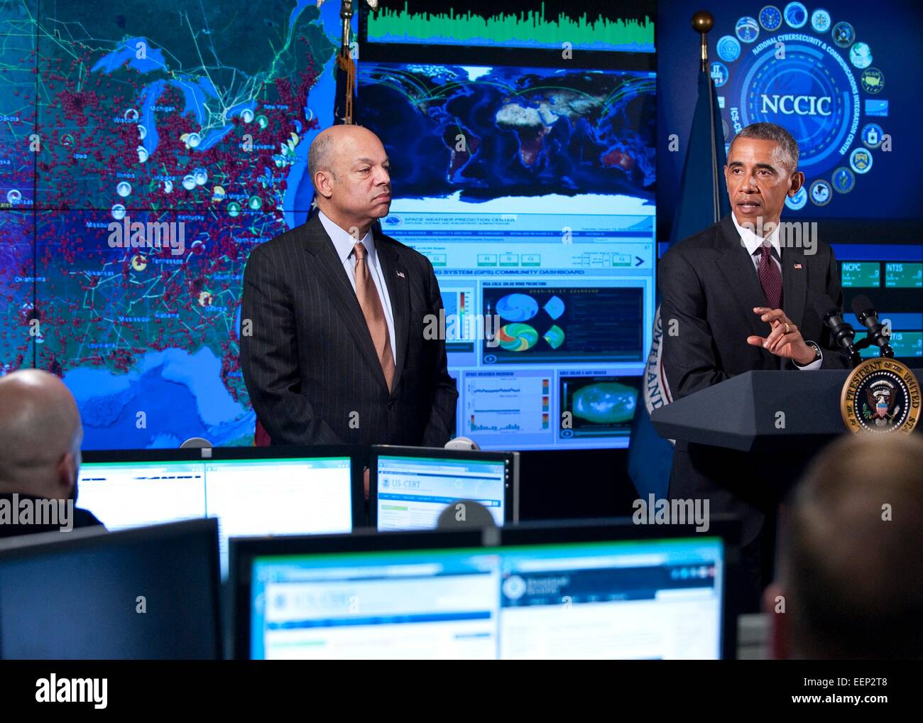 Us homeland security computers hi-res stock photography and images - Alamy