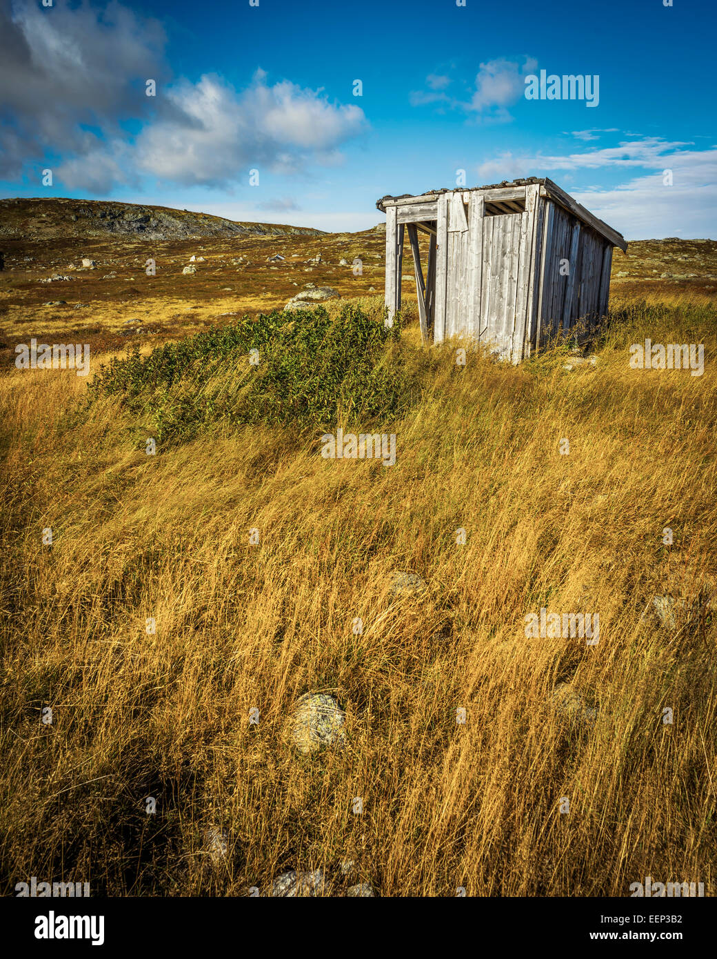 Hardangervidda, Norway - Derelict shed at the DNT hut Krækkjahytte ...