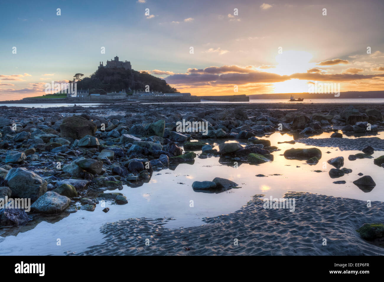 St michael's mount cornwall hi-res stock photography and images - Alamy