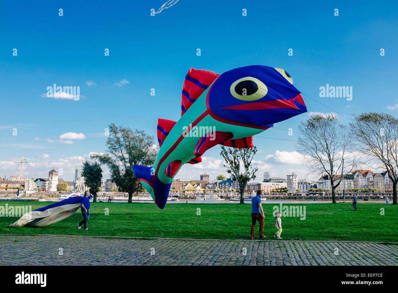 Giant kite flying hi-res stock photography and images - Alamy