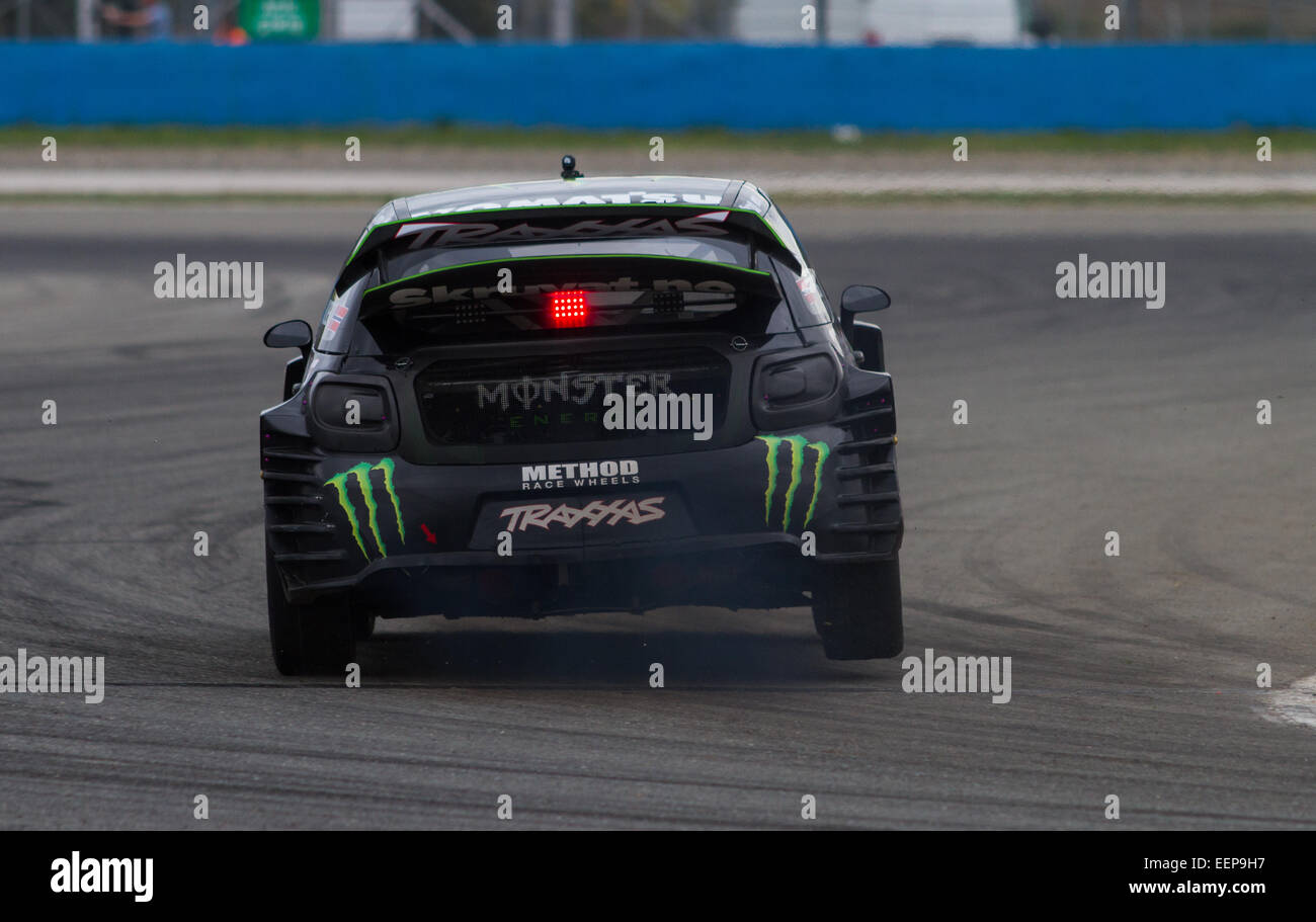 ISTANBUL, TURKEY - OCTOBER 12, 2014: Henning Solberg drives Citroen DS3 ...
