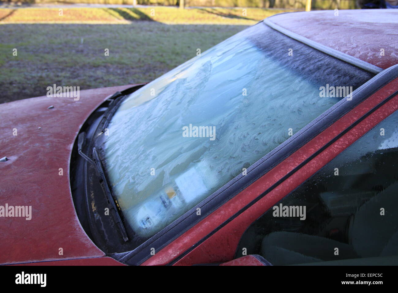 Front window windscreen hi-res stock photography and images - Alamy