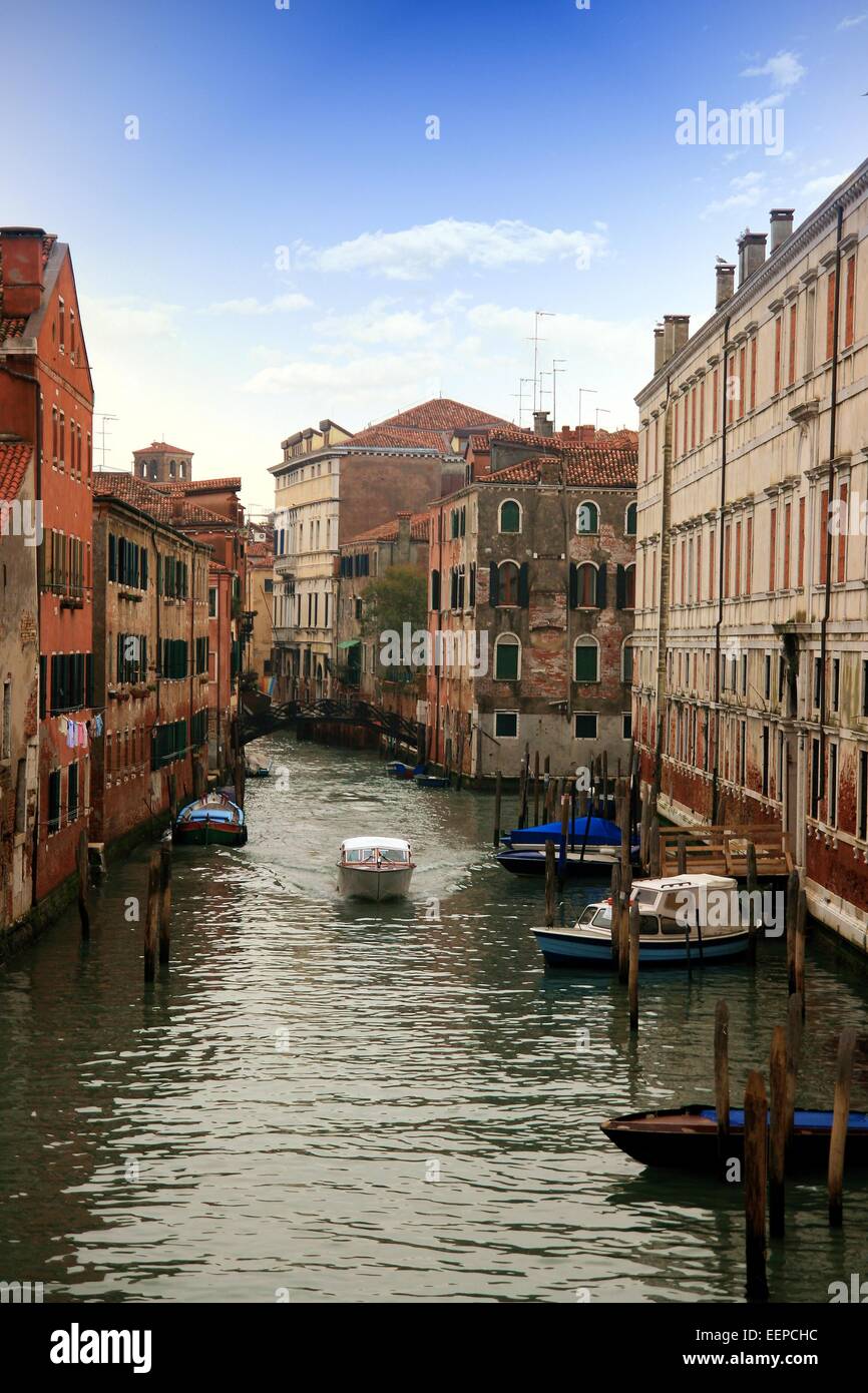 Antique canals and buildings of Venice Stock Photo - Alamy