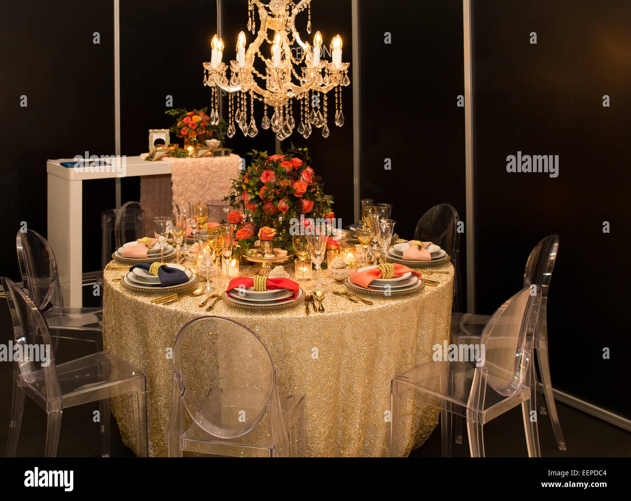 festive decorated table with plates and serviettes Stock Photo - Alamy