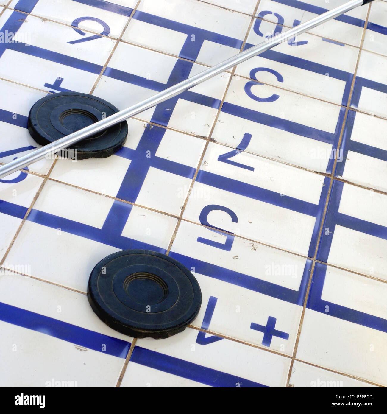 Shuffleboard hi-res stock photography and images - Alamy