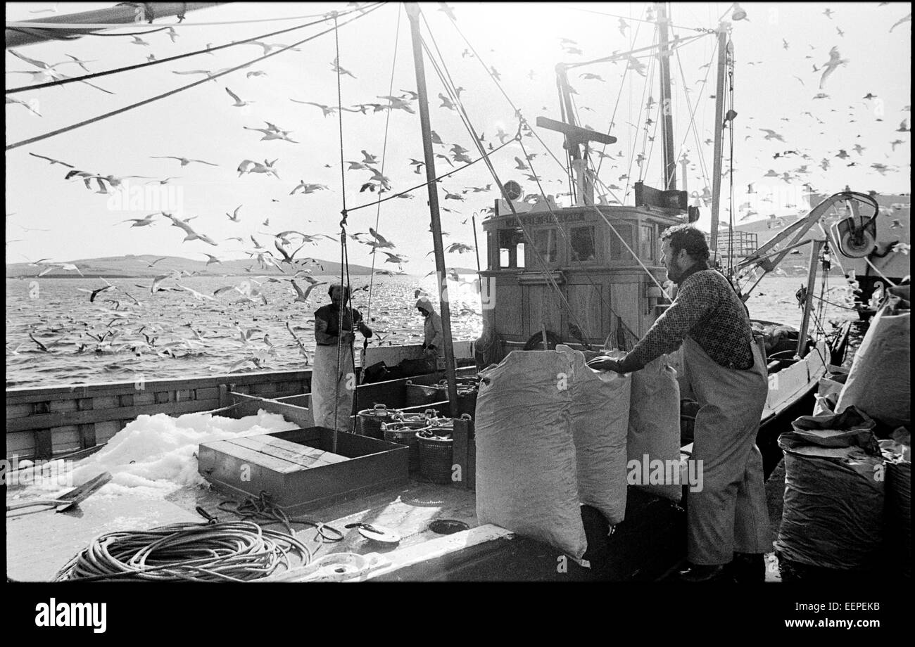 Fishing trawler trawlers Black and White Stock Photos & Images - Alamy
