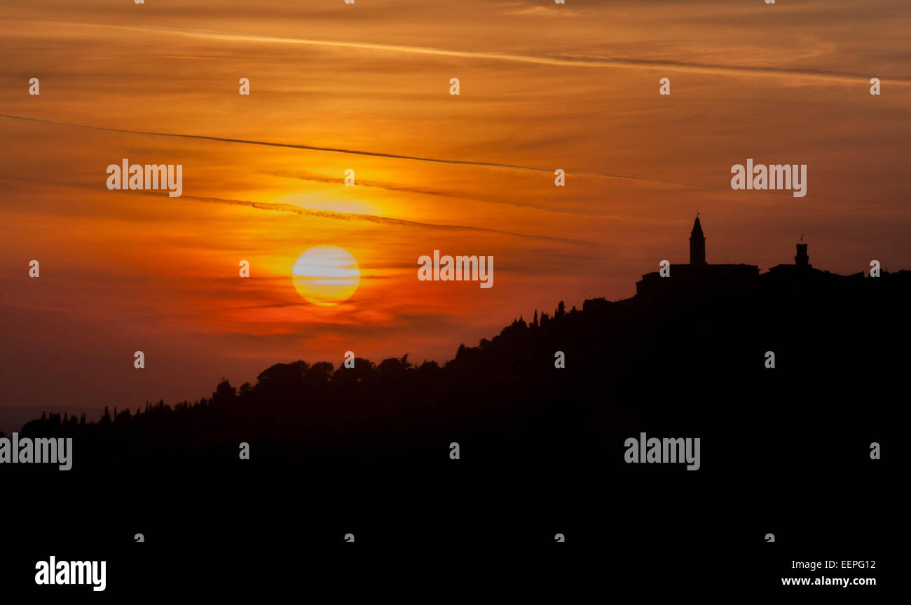 Beautiful sunset tuscany landscape hi-res stock photography and images ...