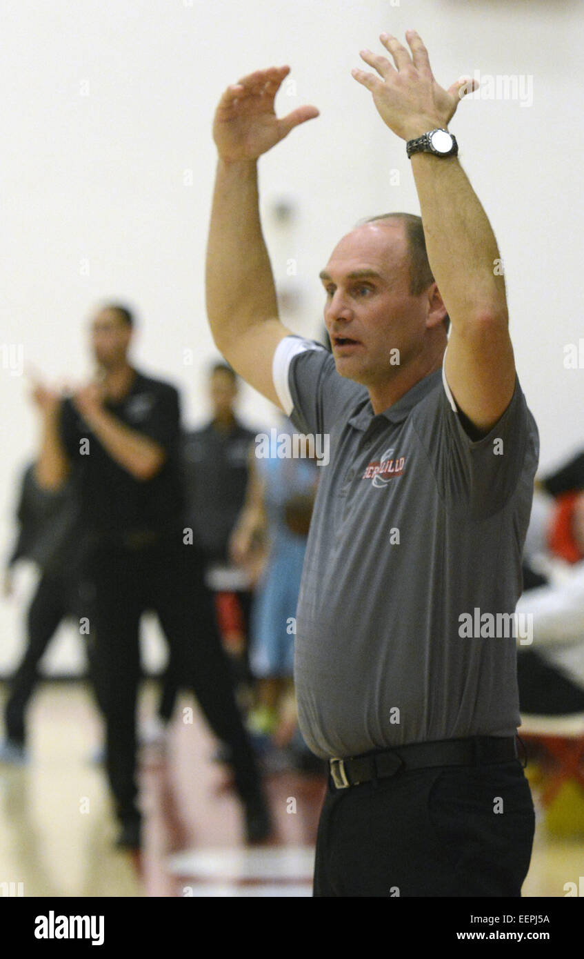 Usa. 20th Jan, 2015. SPORTS -- Bernalillo coach Terry Darnell wonders ...