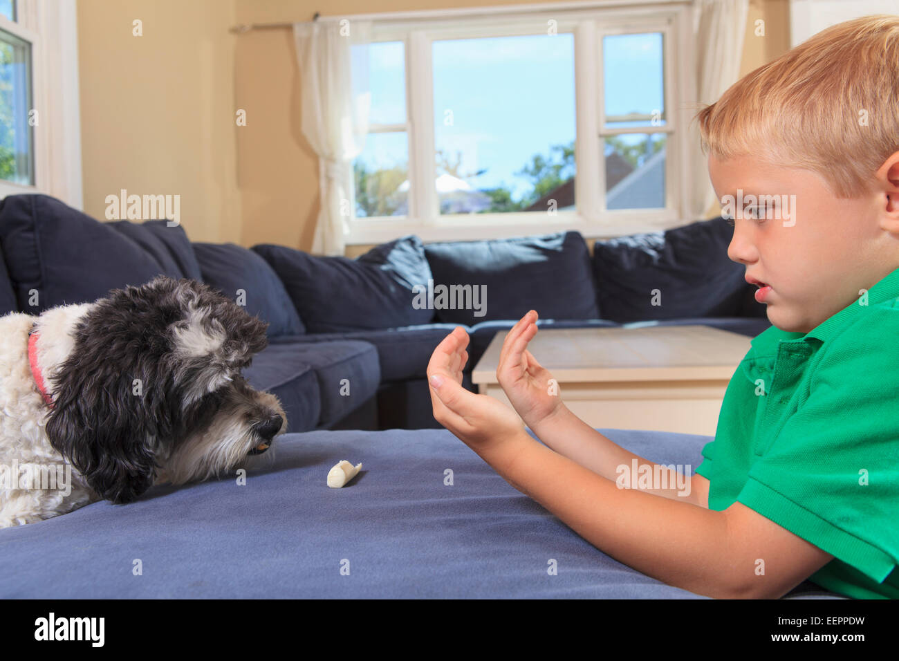American sign language and child hi-res stock photography and images ...