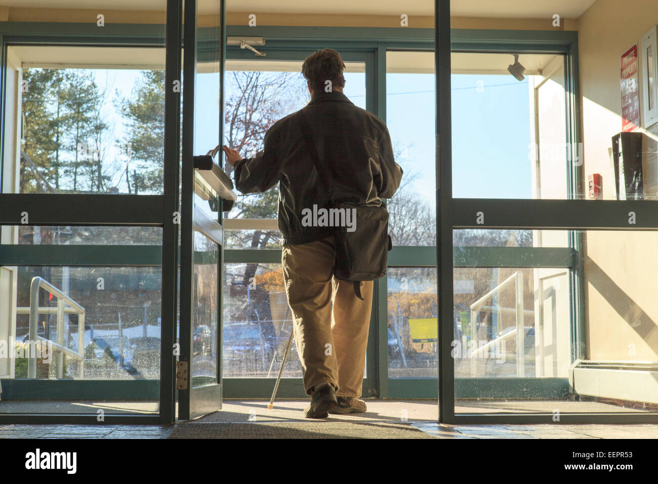 Leaving man hi-res stock photography and images - Alamy