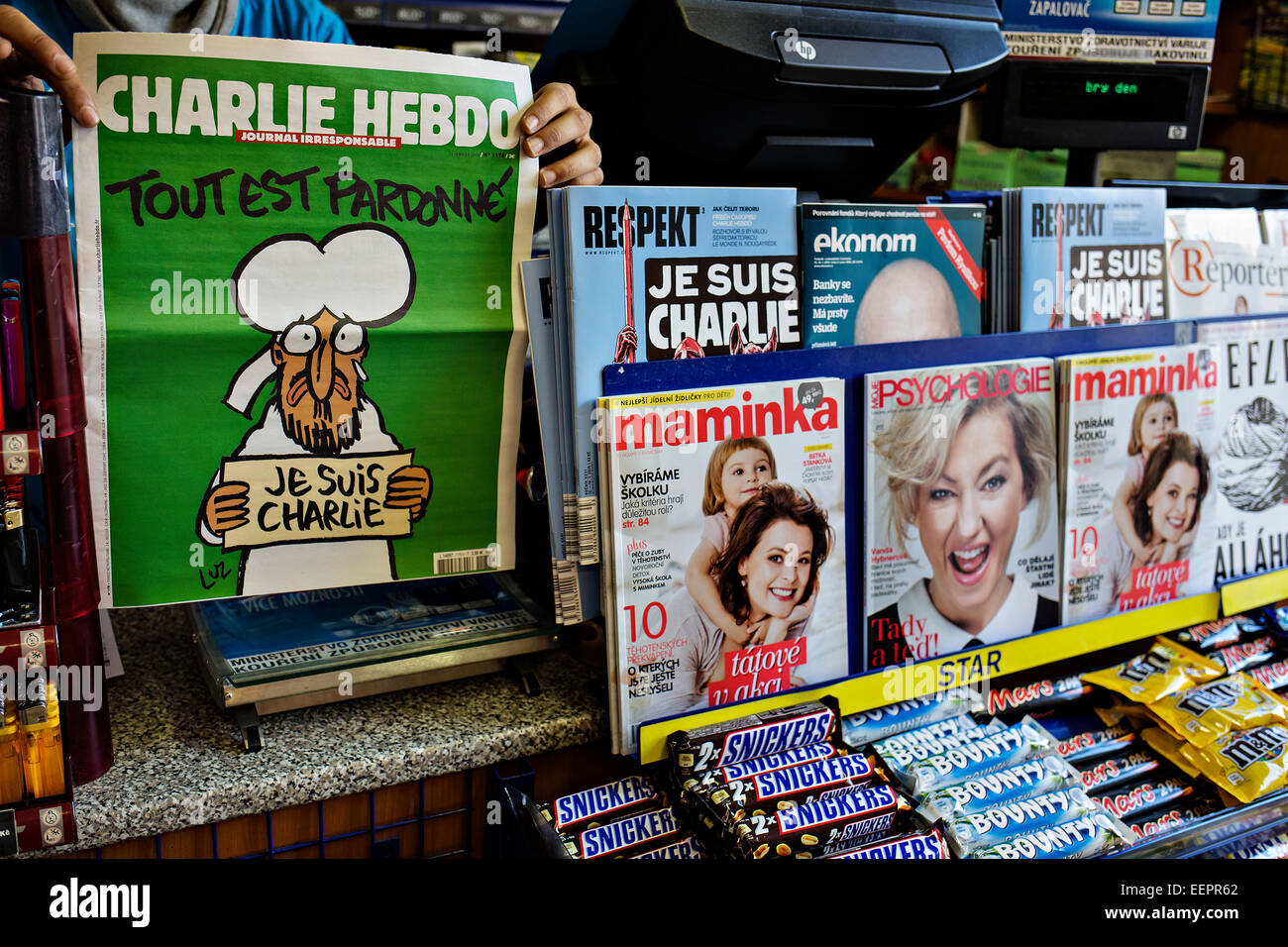 Newspaper stand, Charlie Hebdo, magazine Stock Photo - Alamy