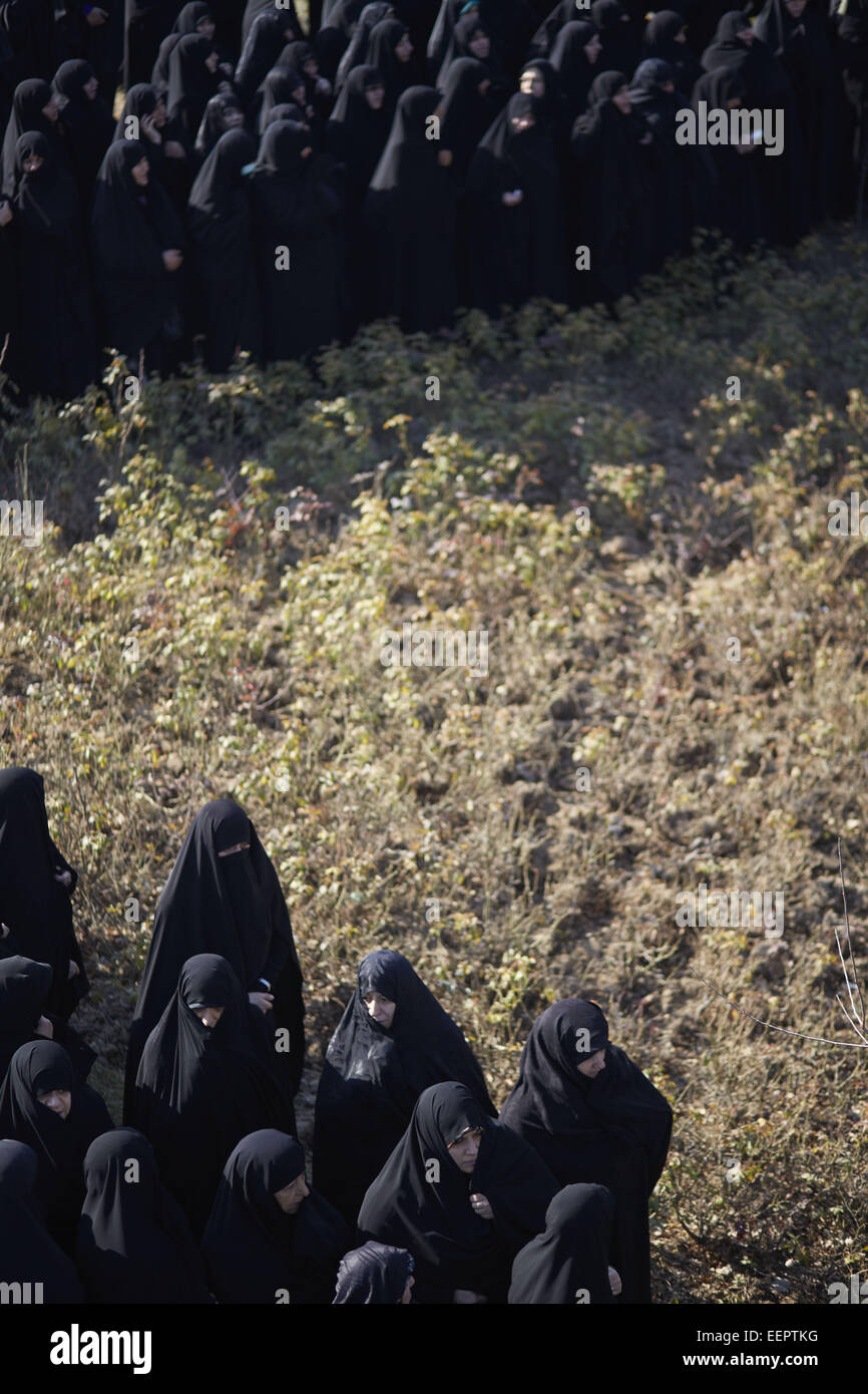 Iranian women fighters hi-res stock photography and images - Alamy